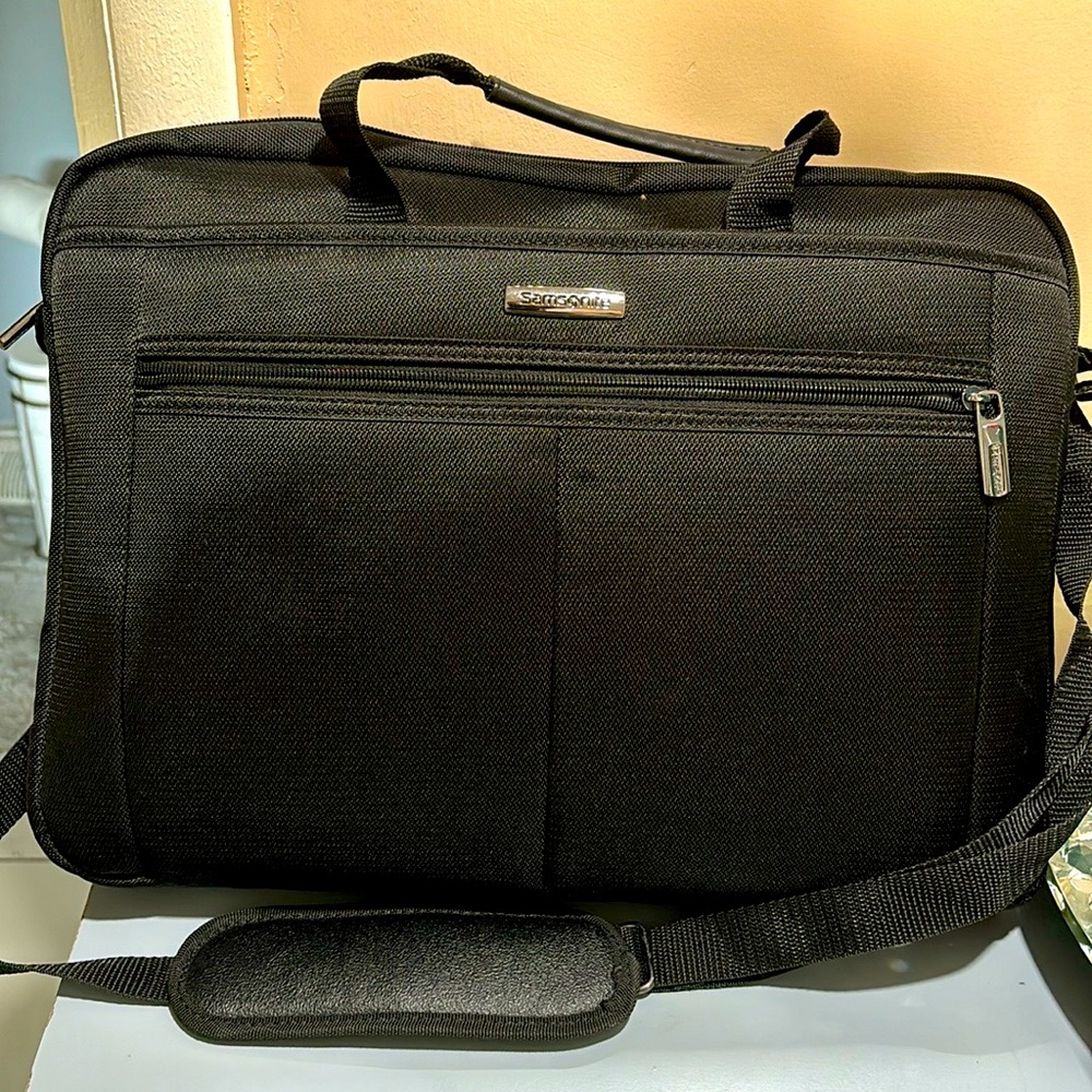 Men’s Black Samsonite Laptop Bag With Shoulder Strap. - Gem